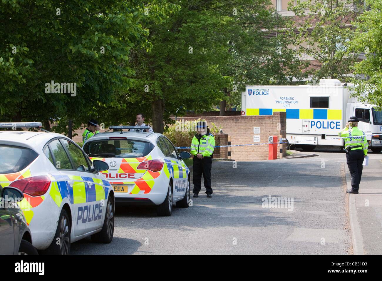 27-05-2012 : Bracknell, UK - Police investigation into the discovery of ...