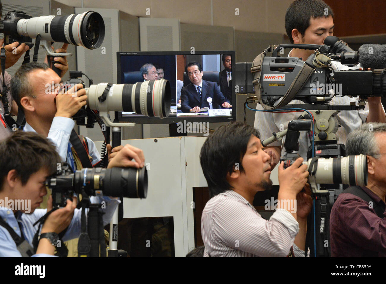 May 28, 2012, Tokyo, Japan - Photographers train their lenses to Japans ...