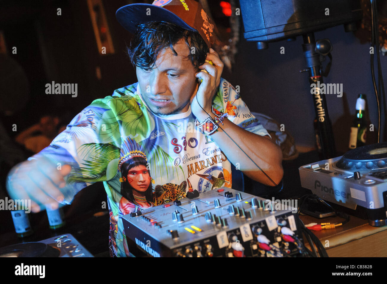 Gogol bordello in concert hi-res stock photography and images - Alamy