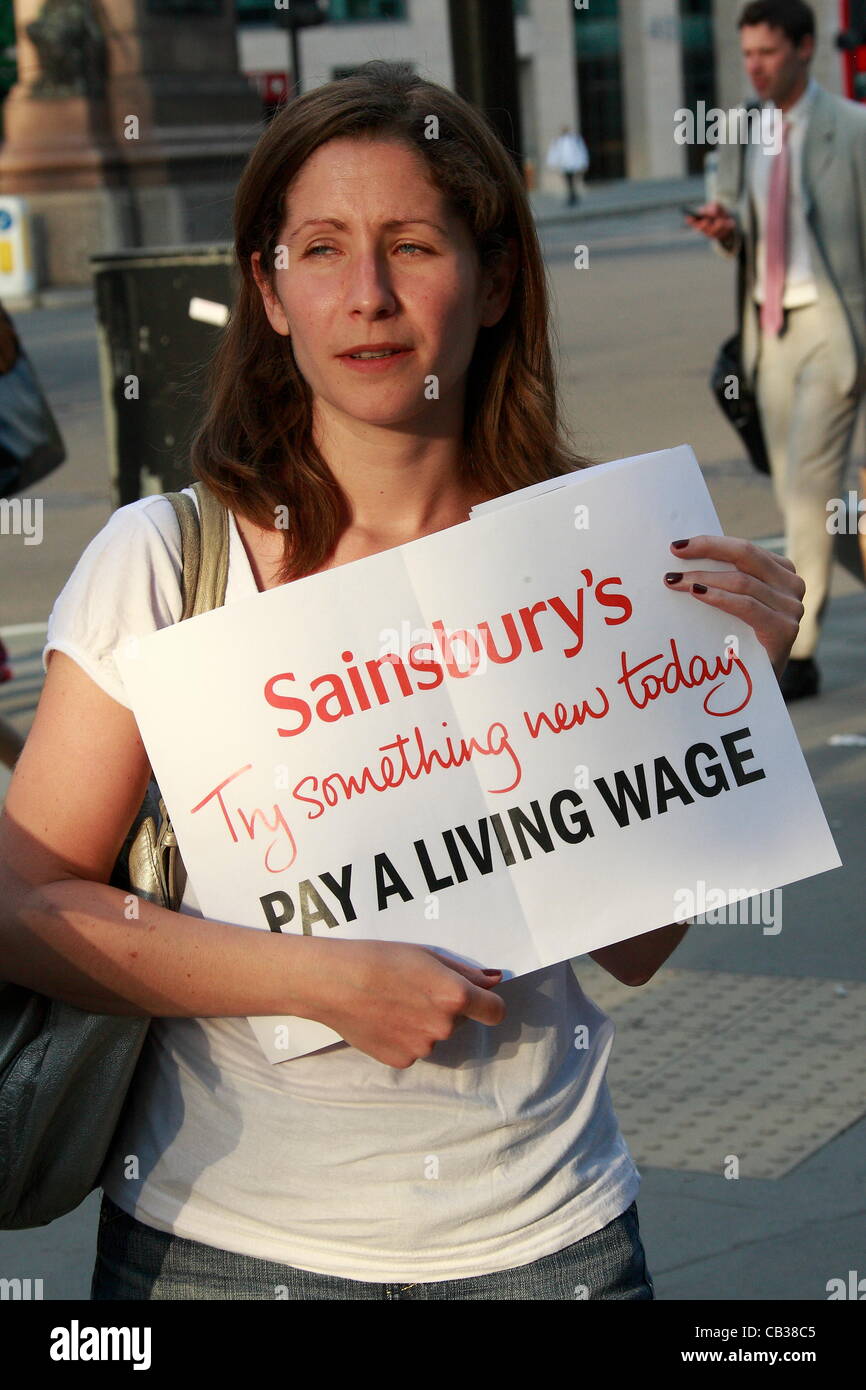 Monday 28th May 2012 Pay Up group hold their first direct action, new ...
