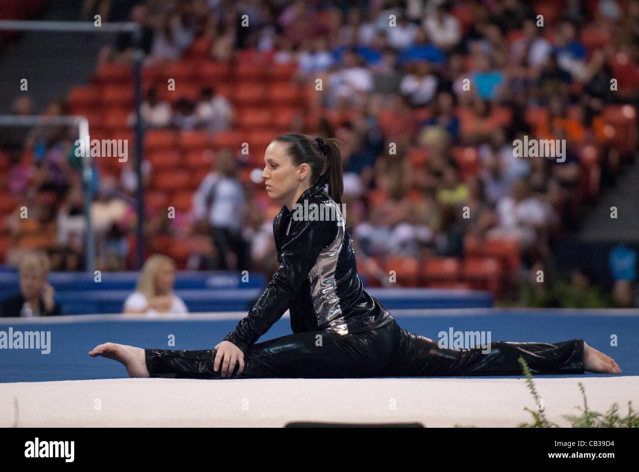 Chelsie Memmel shows her comfort in doing the splits Stock Photo - Alamy