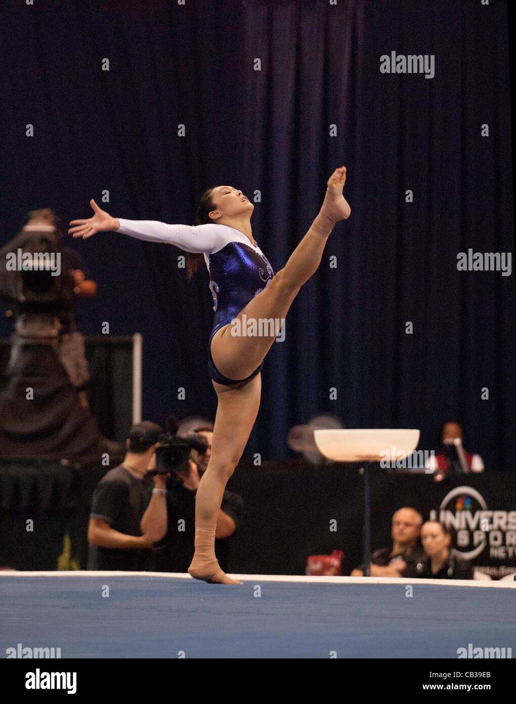 Anna Li kciks up a great performance Stock Photo - Alamy