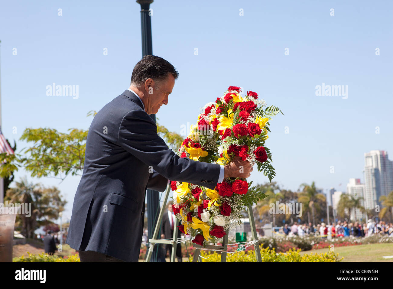 Mitt Romney visits San Diego with John McCain for a Memorial Day ...