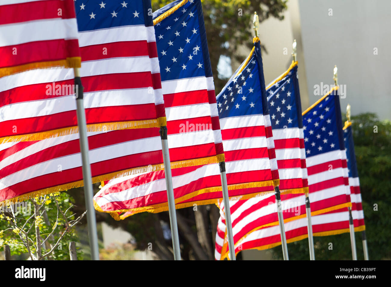 Mitt Romney visits San Diego with John McCain for a Memorial Day ...