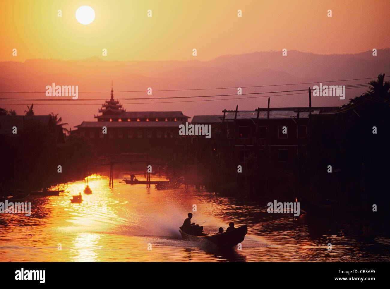 Inle Lake sunset Stock Photo - Alamy