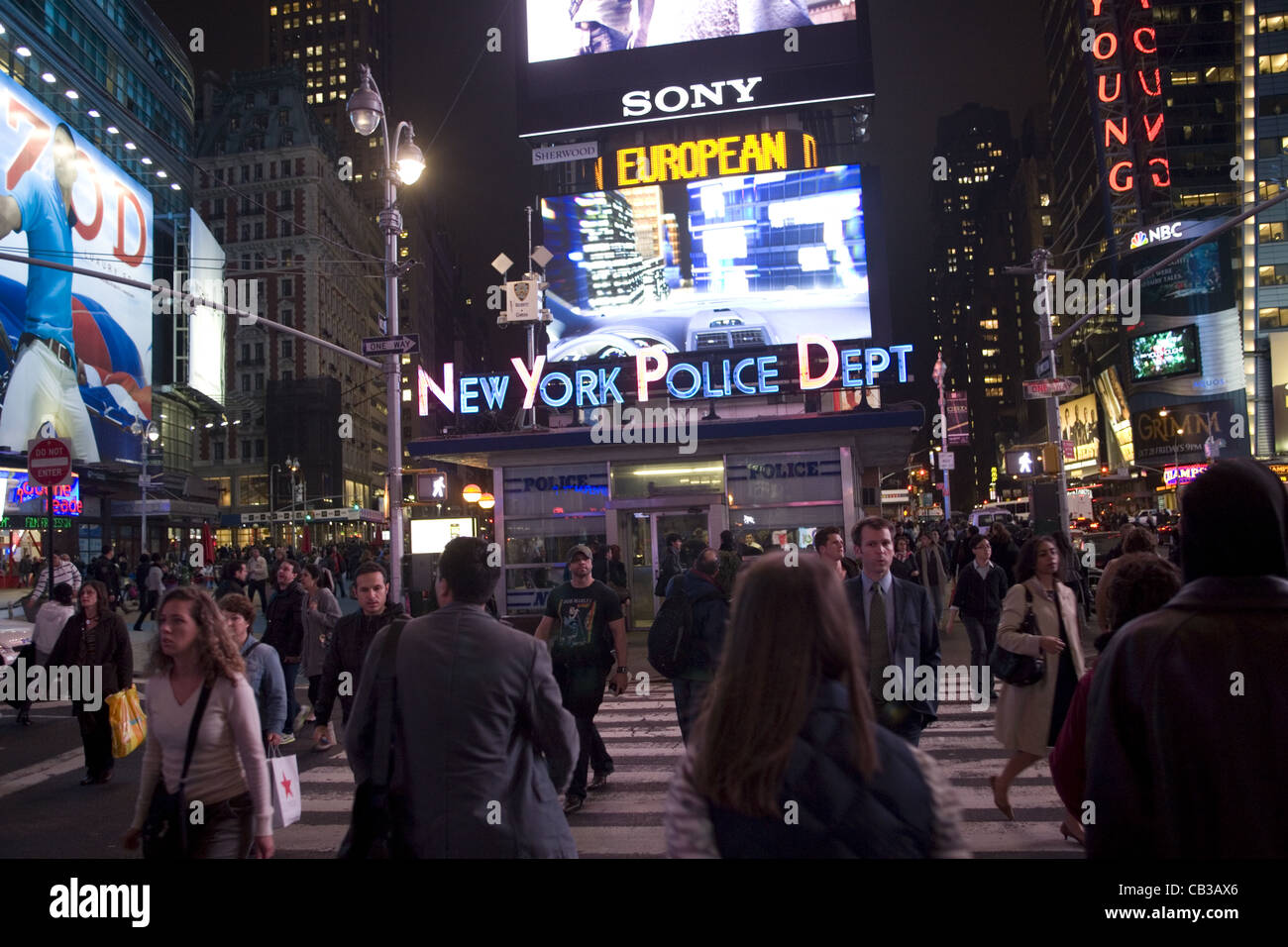 Police station times square hi-res stock photography and images - Alamy