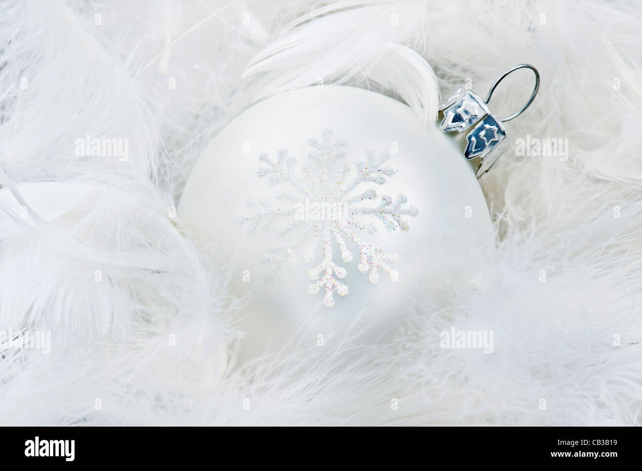 Ball of feathers hi-res stock photography and images - Alamy