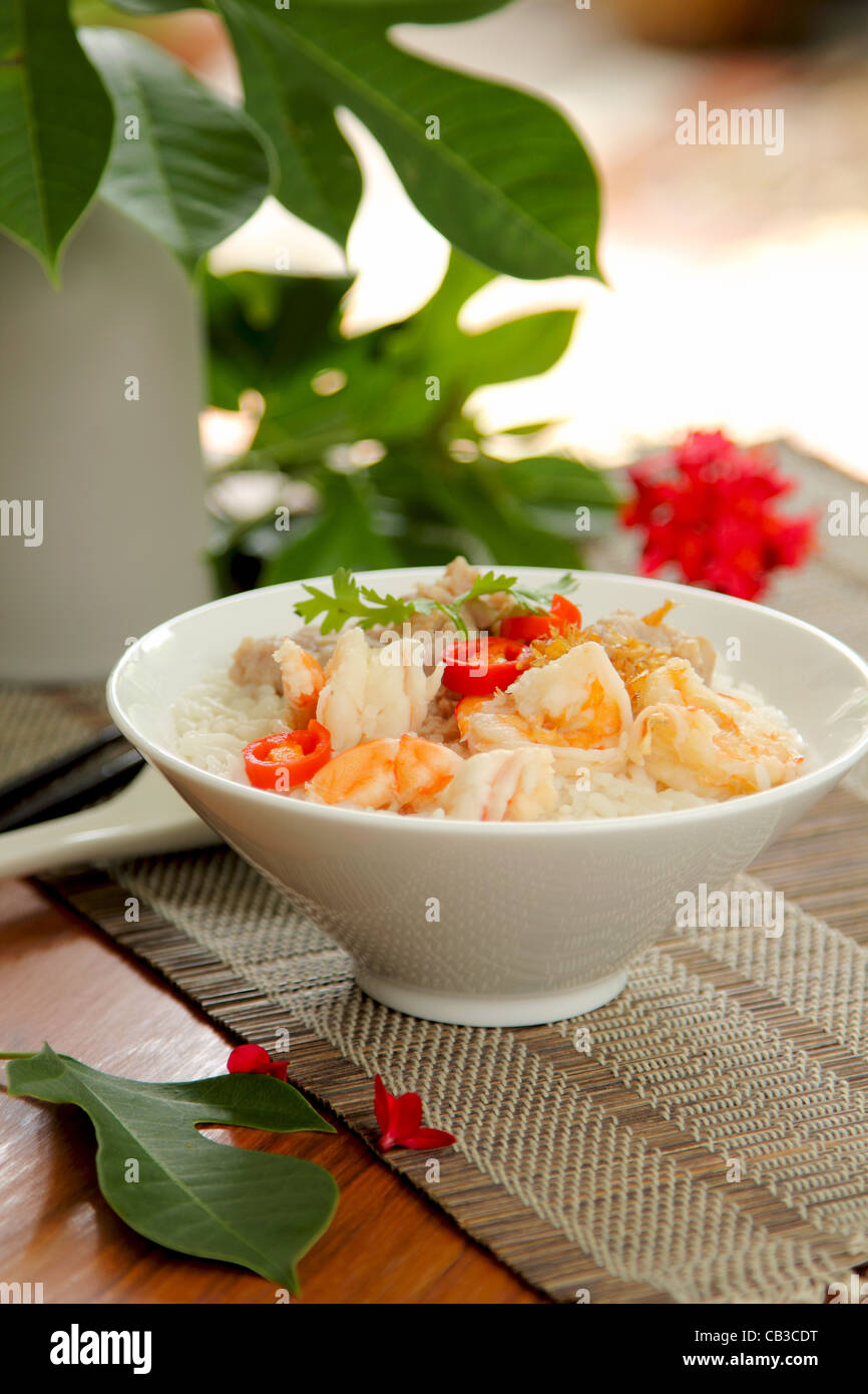 Rice soup with prawn and mince pork Stock Photo - Alamy