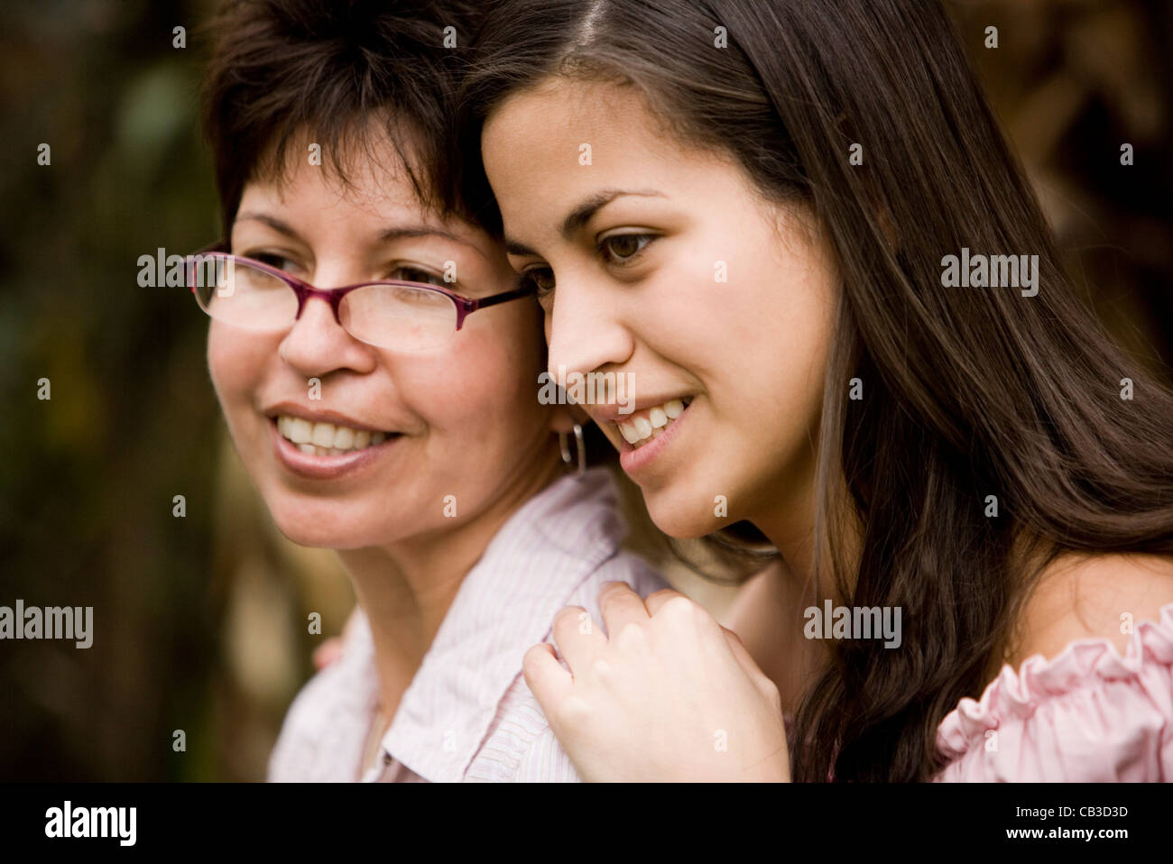 Mexican american mother daughter close up hi-res stock photography and images - Alamy