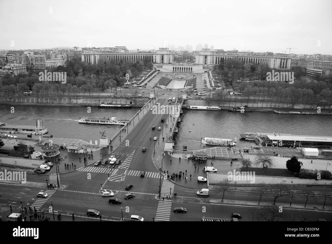 Iena bridge and Trocadéro, Paris (view of the Eiffel Tower), Ile de ...