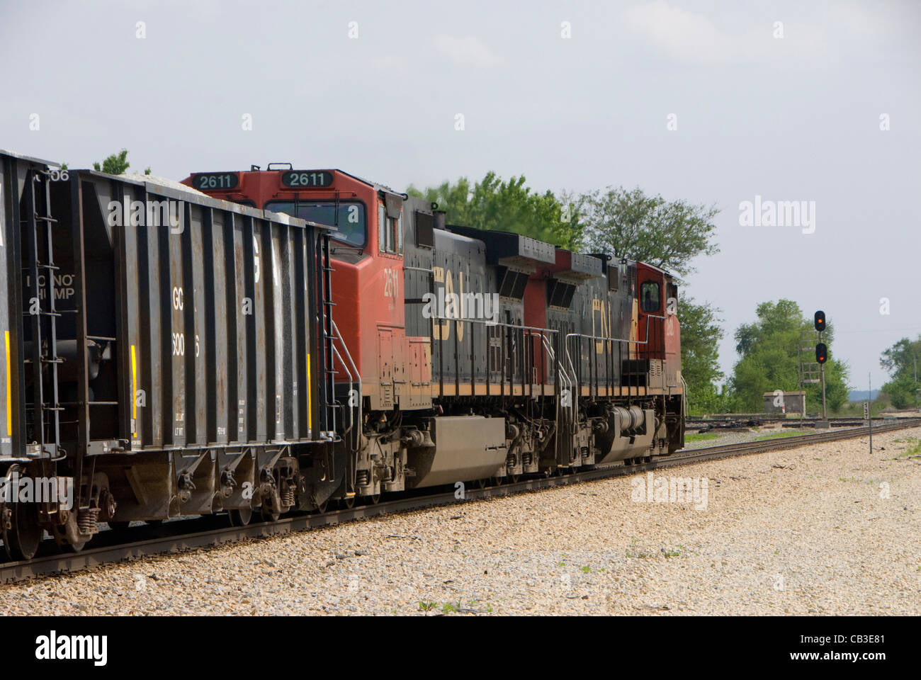 Canadian National Freight train at Tolono, near Champaign Urbana ...
