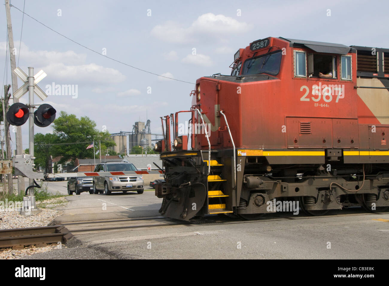 Canadian National Freight train at Tolono, near Champaign Urbana ...
