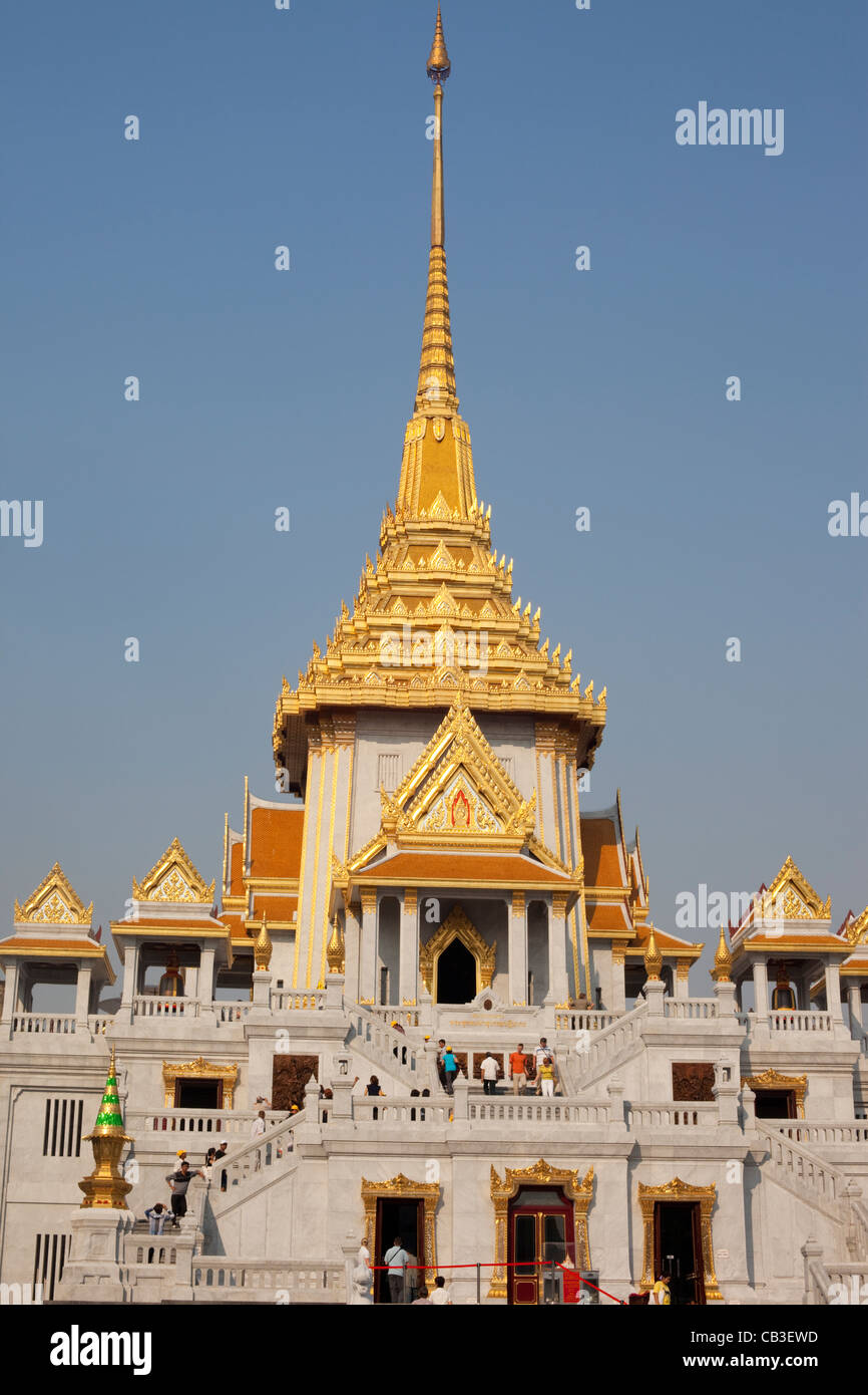 Thailand, Bangkok, Wat Traimit Stock Photo - Alamy