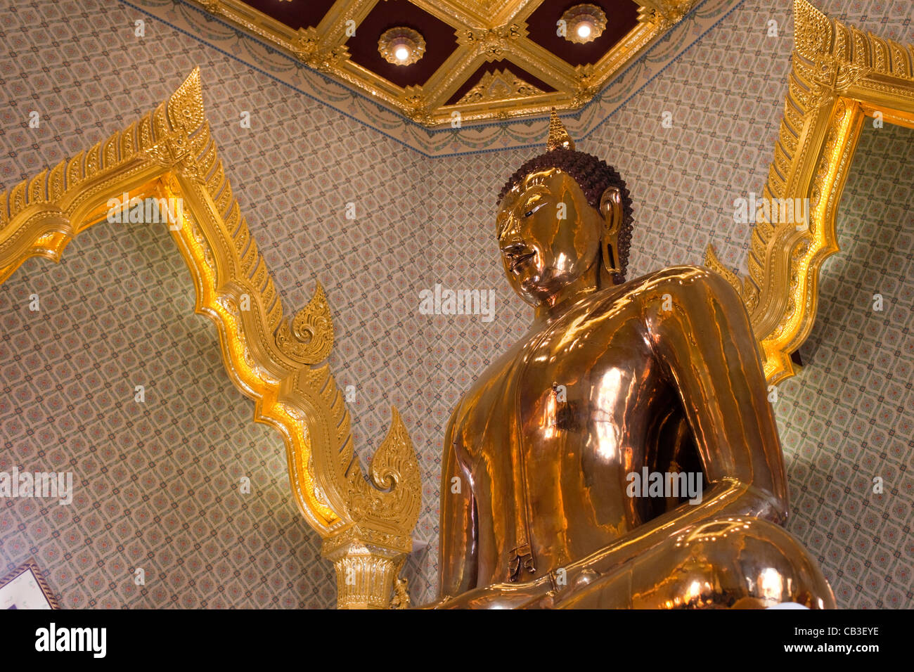 Thailand, Bangkok, Golden Buddha Statue in Wat Traimit Stock Photo - Alamy