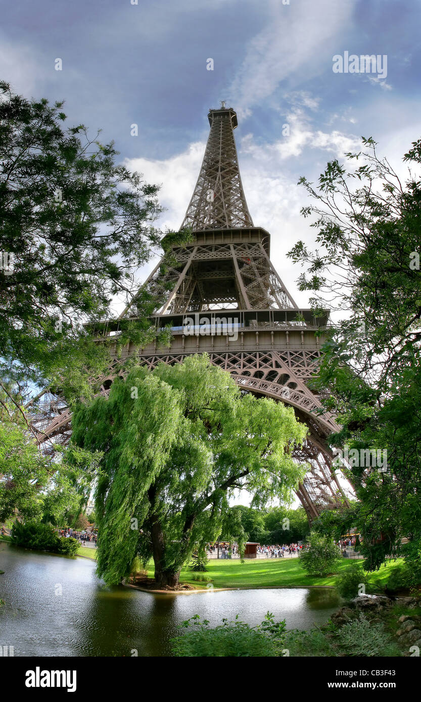 Vertical Eiffel Tower Paris Pictures