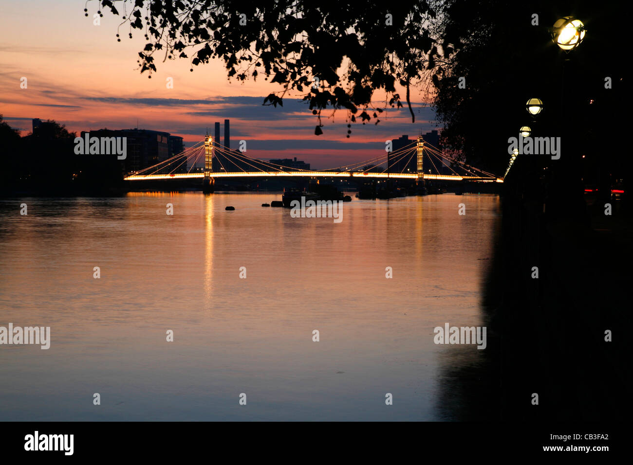 Albert bridge chelsea embankment hi-res stock photography and images ...