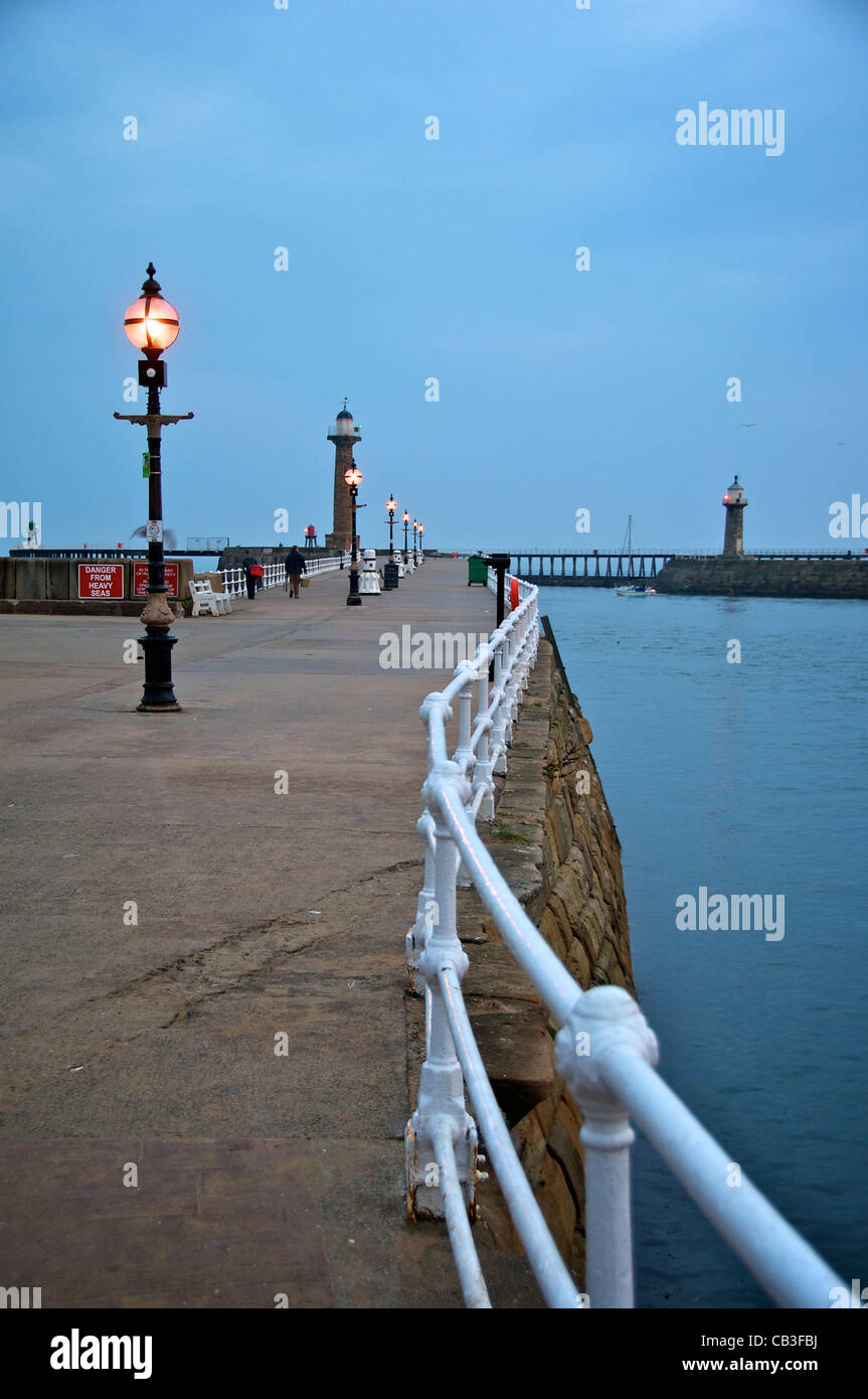 Whitby North Yorkshire Sunrise Harbor Harbour Pier Stock Photo - Alamy