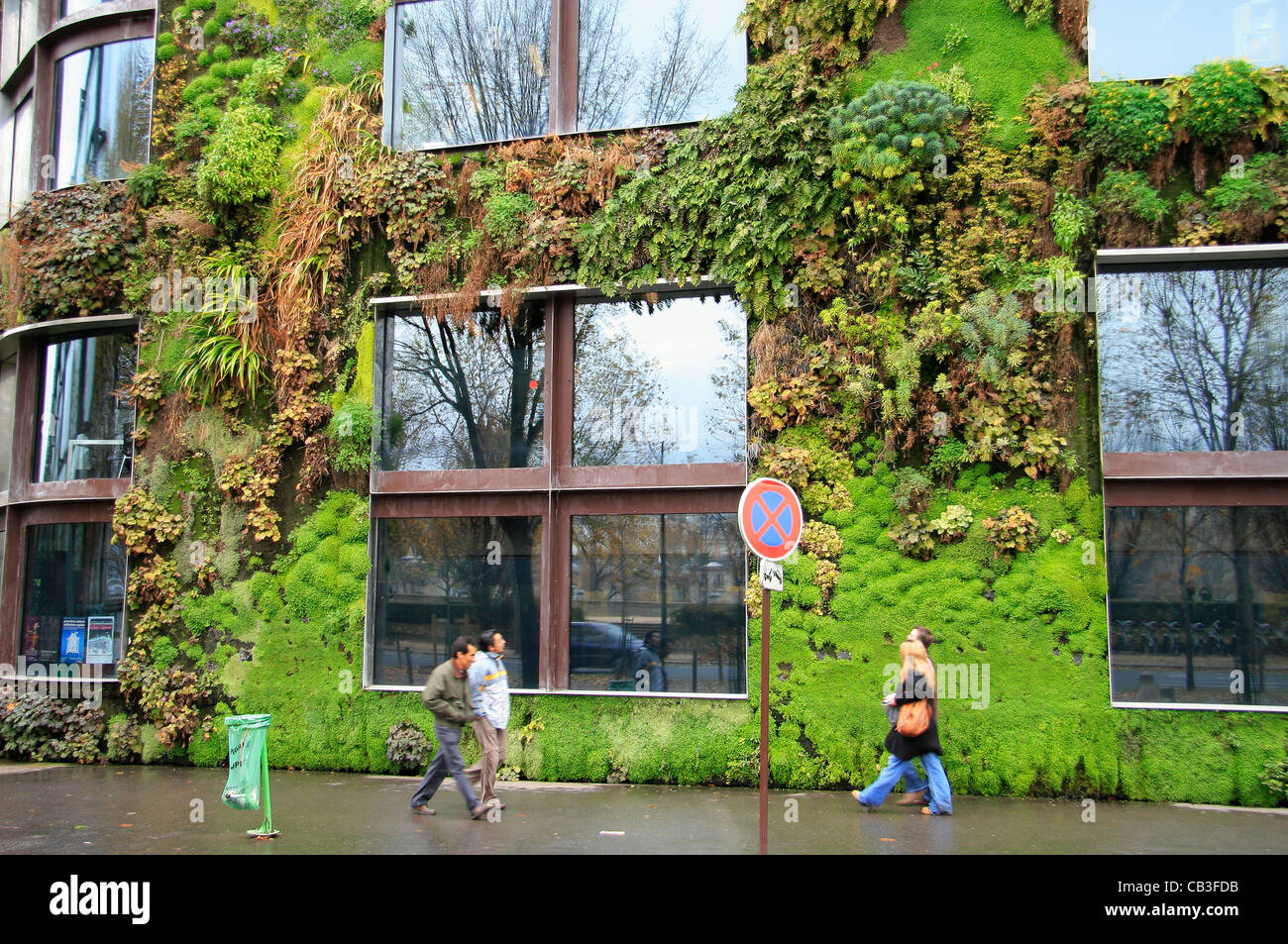 The Musée du Quai Branly, museum or arts and civilizations of Africa ...