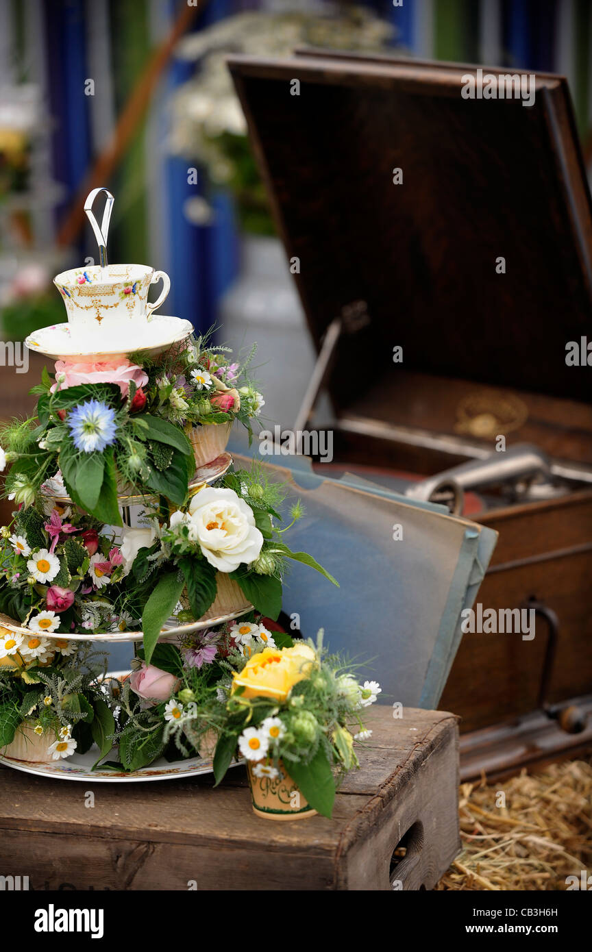 Old vintage record player hi-res stock photography and images - Alamy