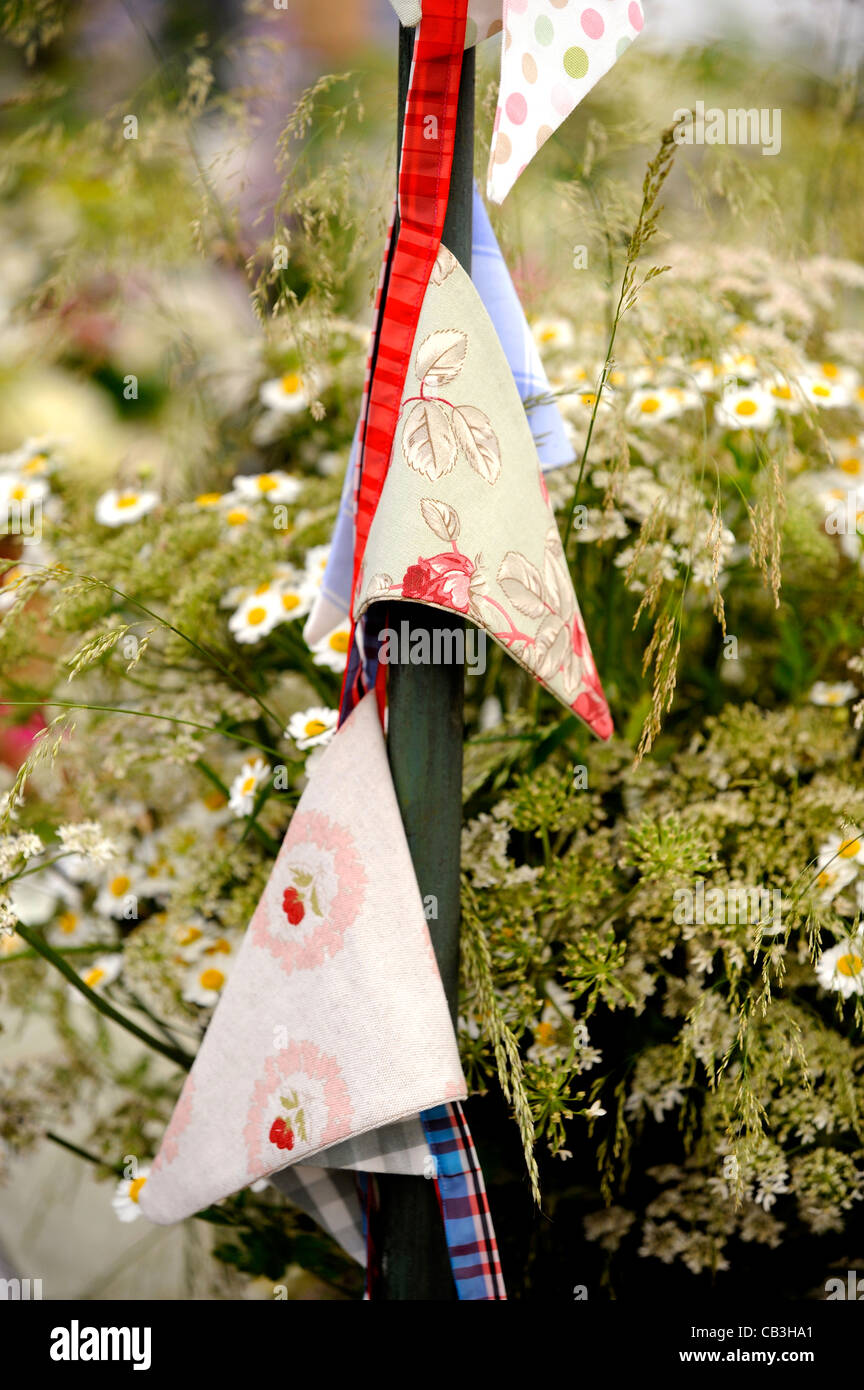 Retro style flowers hi-res stock photography and images - Alamy