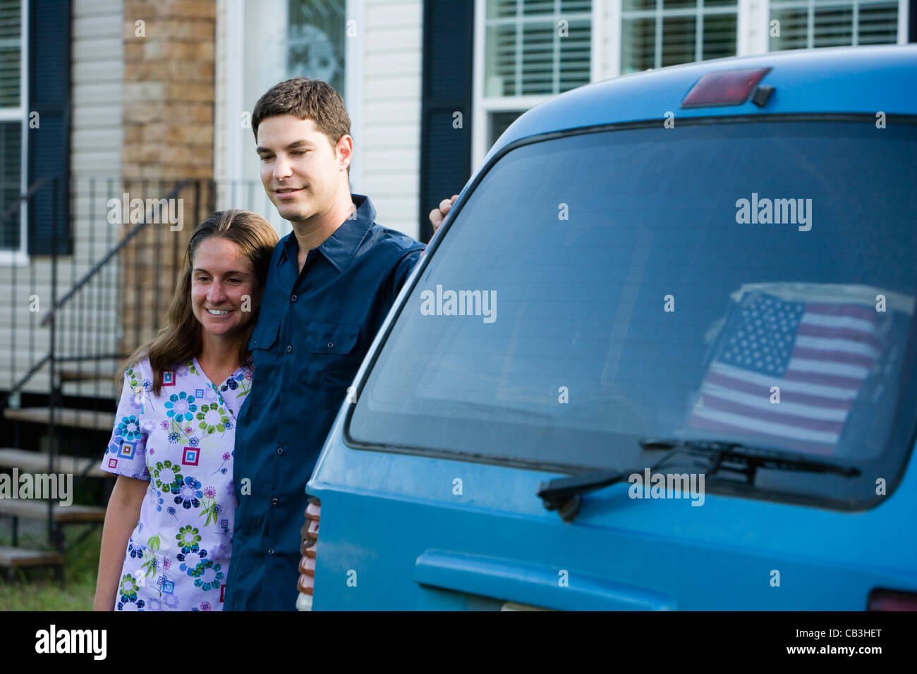 Two men standing outside a car hi-res stock photography and images - Alamy