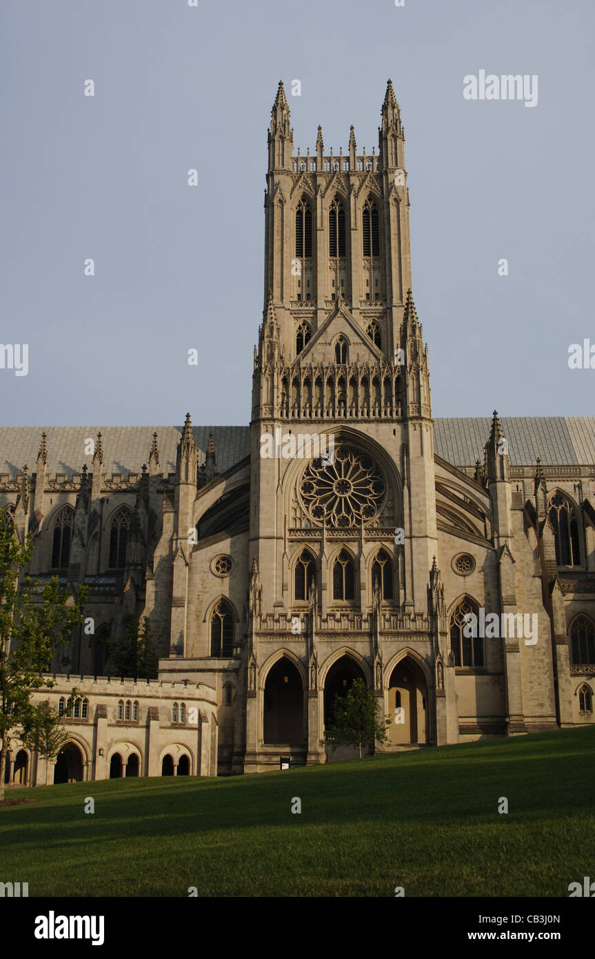 Washington National Cathedral (St. Peter and St. Paul Cathedral). 20th ...