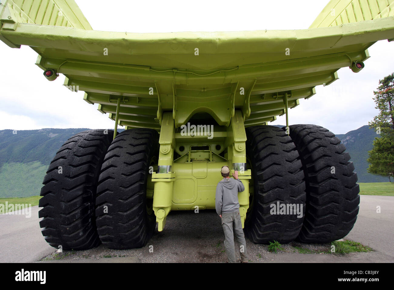 Giant truck earthmover hi-res stock photography and images - Alamy