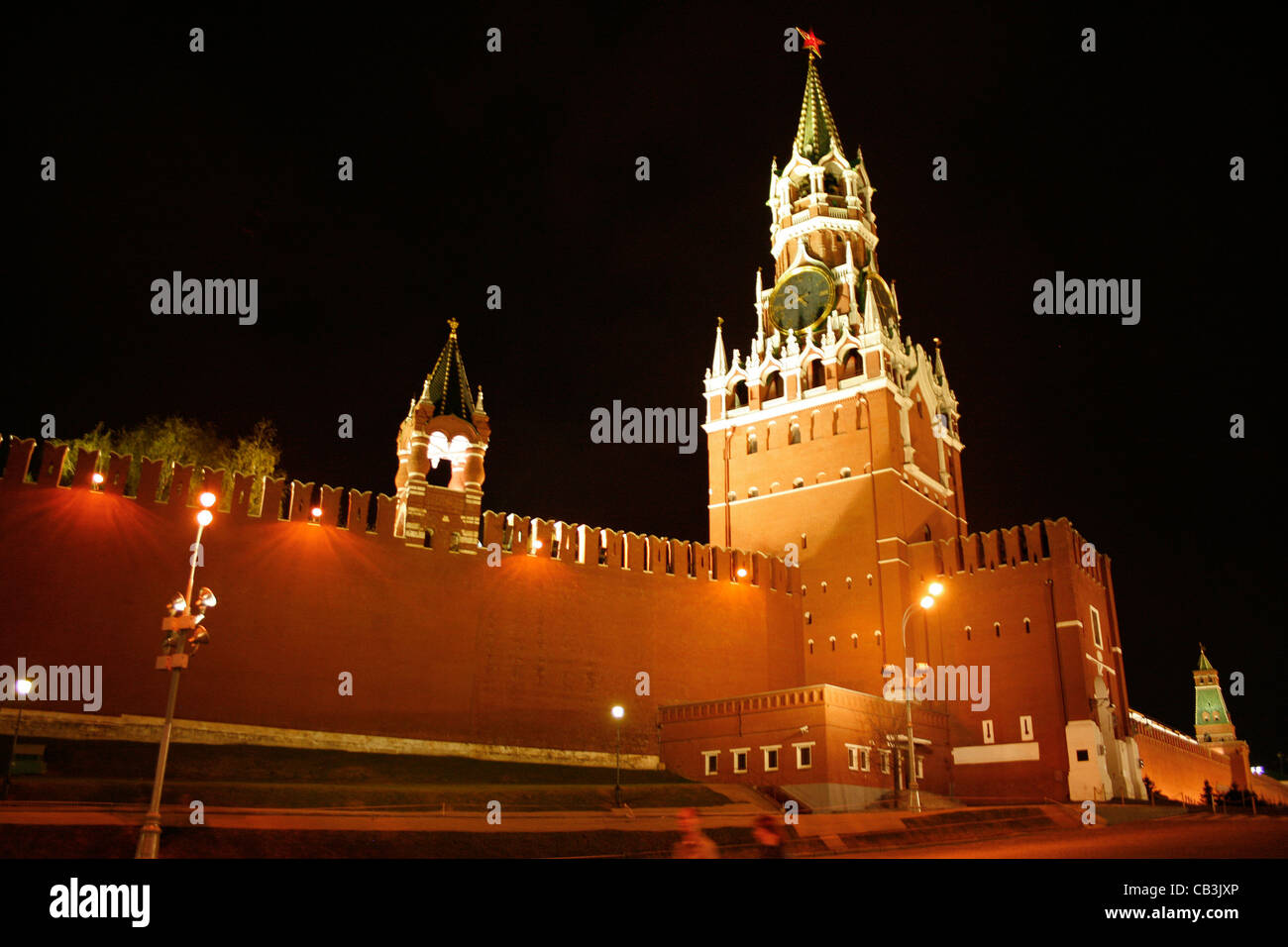 Russia, Moscow, Red Square, Kremlin walls and “Savior’s Gate” Stock ...