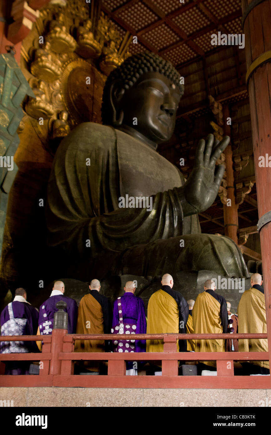 Buddhist monk nara japan hi-res stock photography and images - Alamy