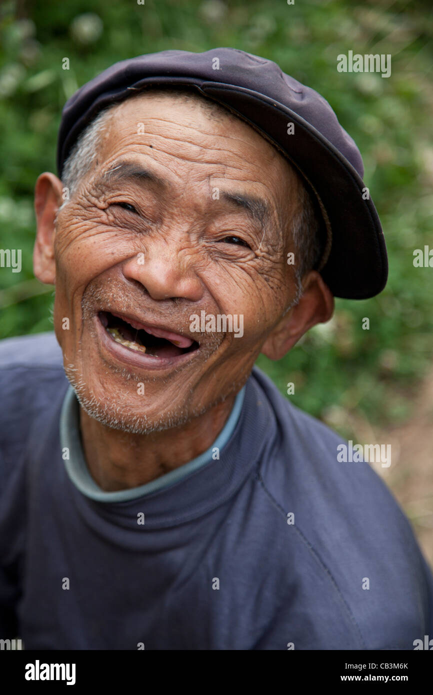 Kunming 60s hi-res stock photography and images - Alamy