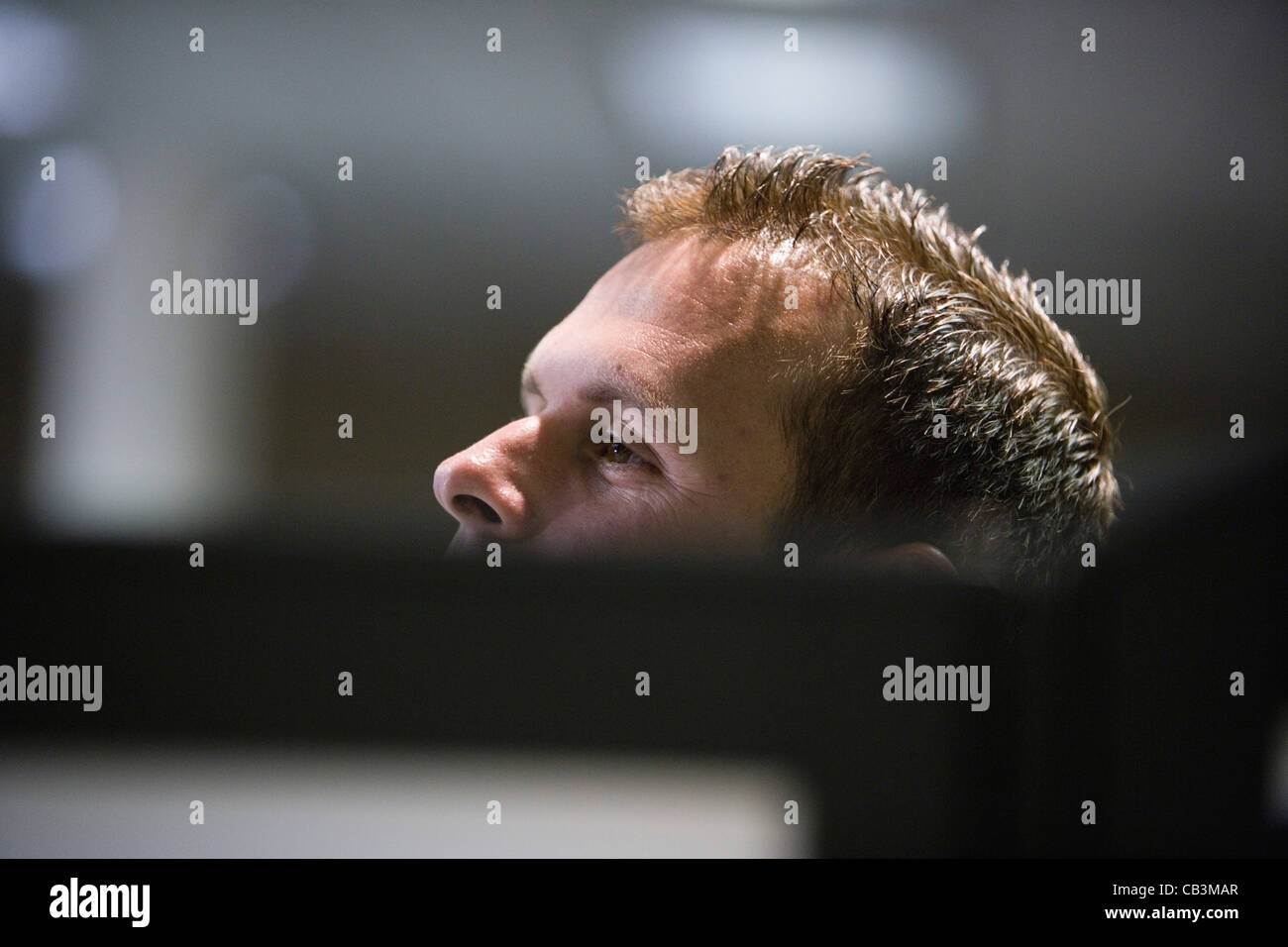 Man peeking over wall hi-res stock photography and images - Alamy