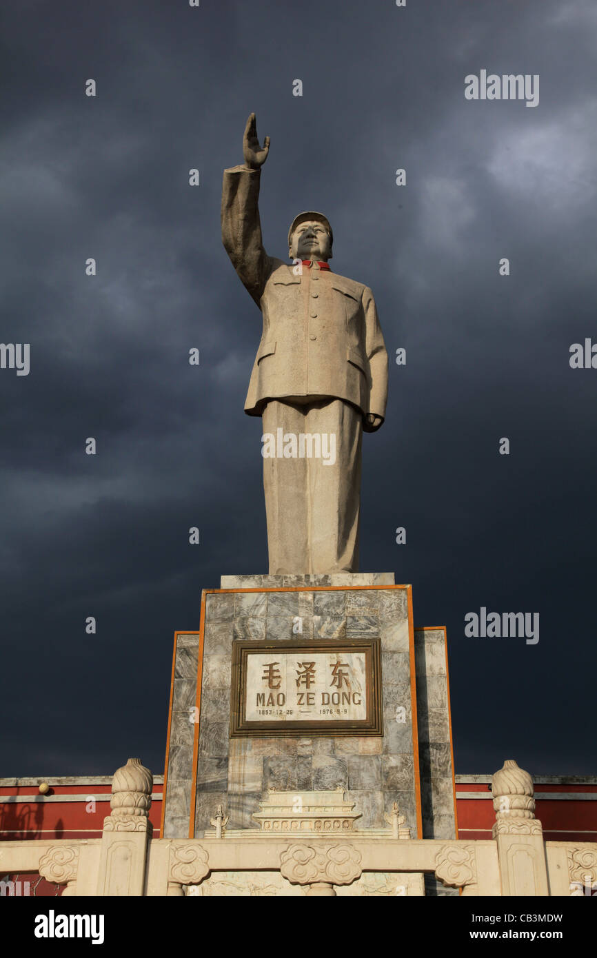 Mao ze dong monument hi-res stock photography and images - Alamy