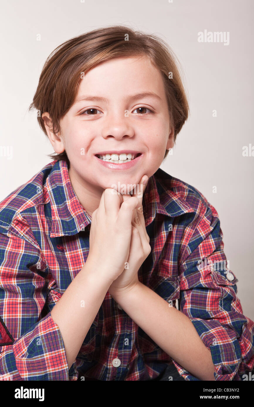 Hispanic boy chin up hi-res stock photography and images - Alamy