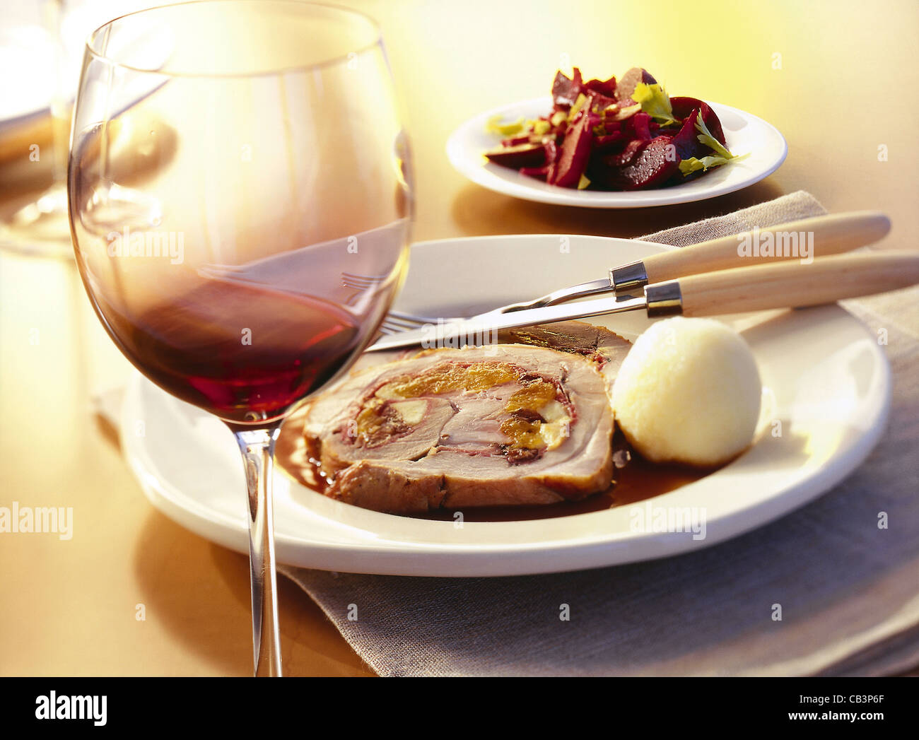 Stuffed pig apple hi-res stock photography and images - Alamy