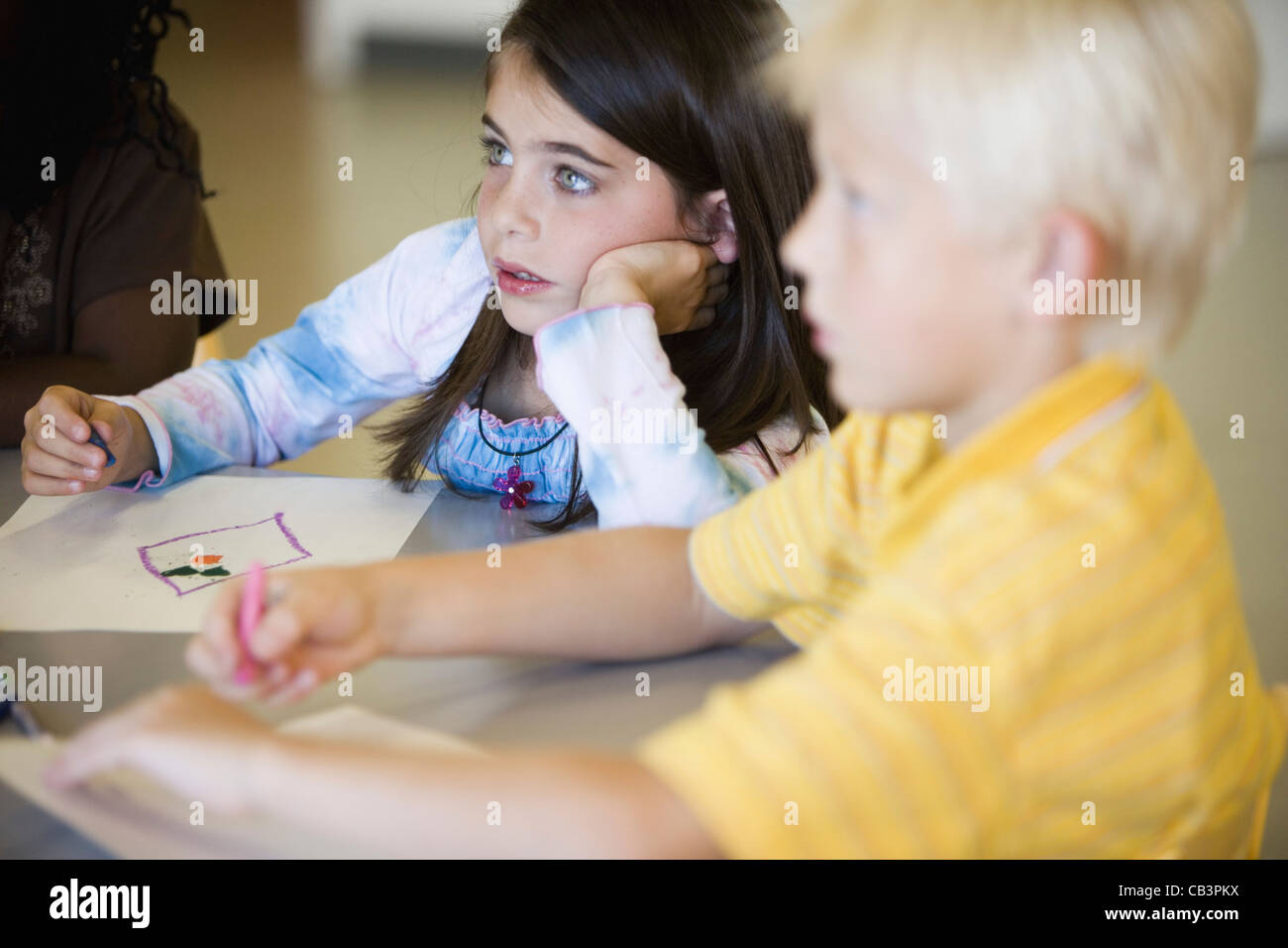 Elementary school children art museum hi-res stock photography and ...