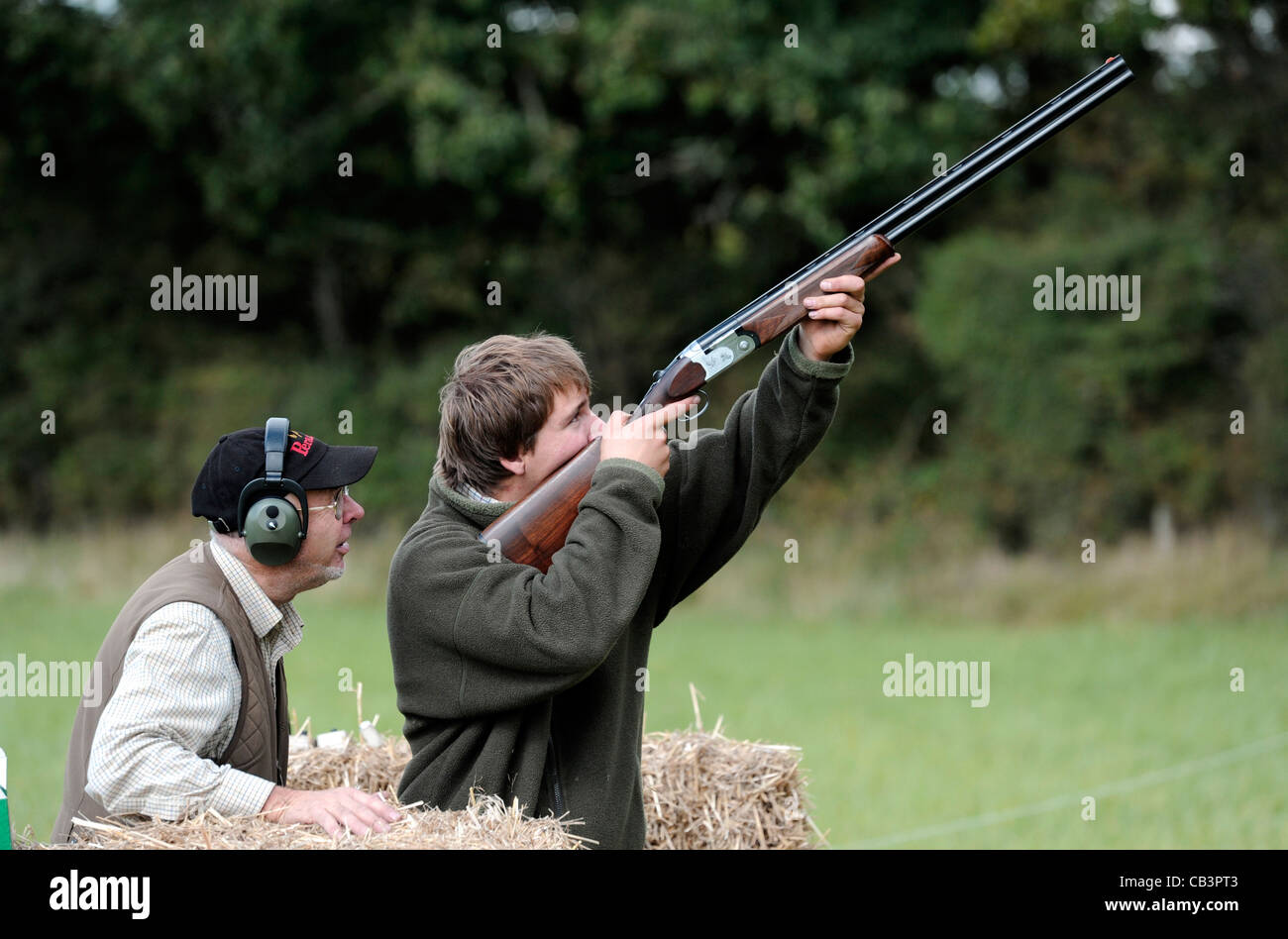 Shooting game hi-res stock photography and images - Alamy