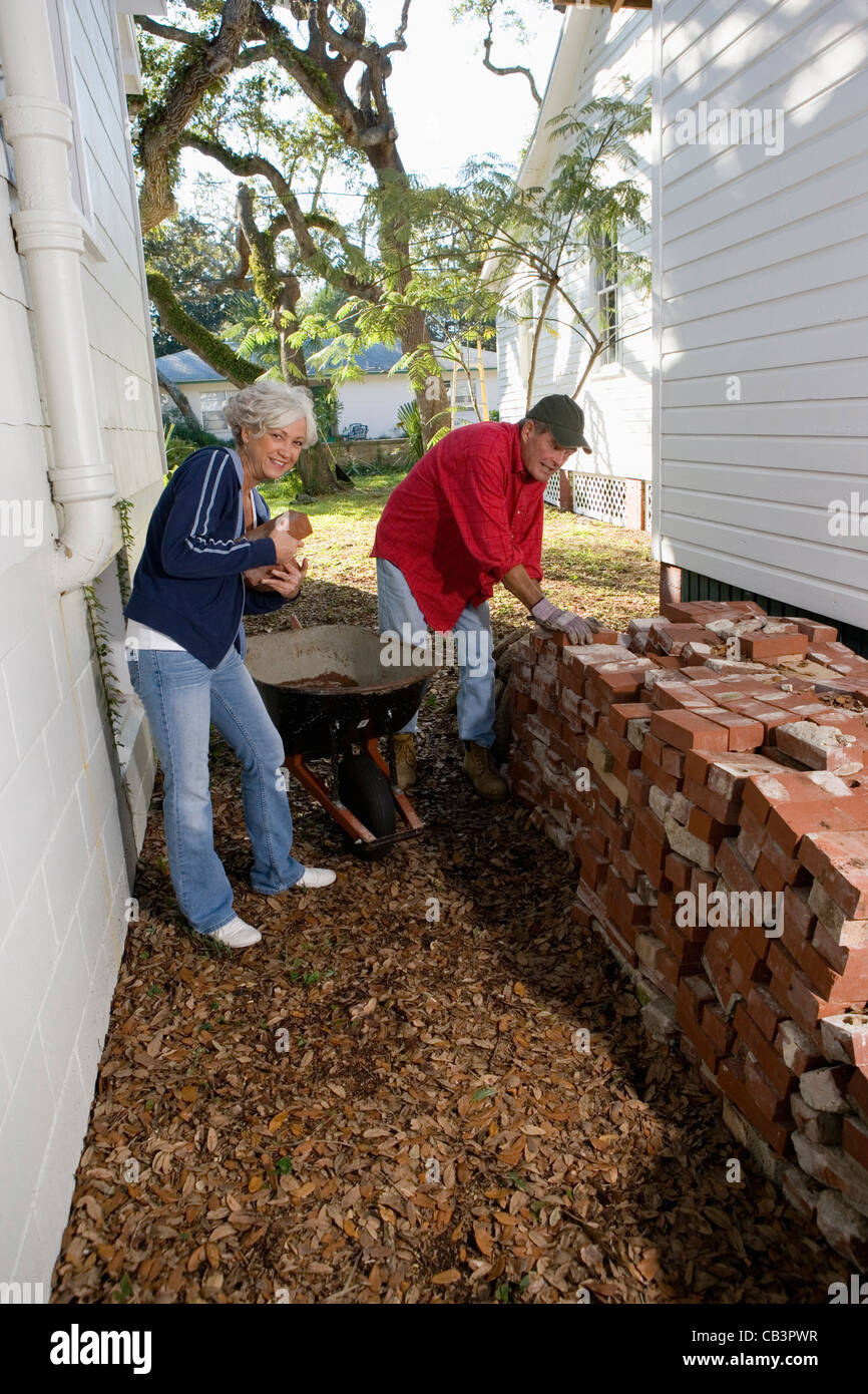 Loading bricks hi-res stock photography and images - Alamy