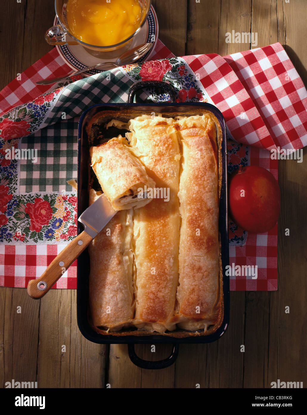Austrian curd - "Strudel Stock Photo - Alamy