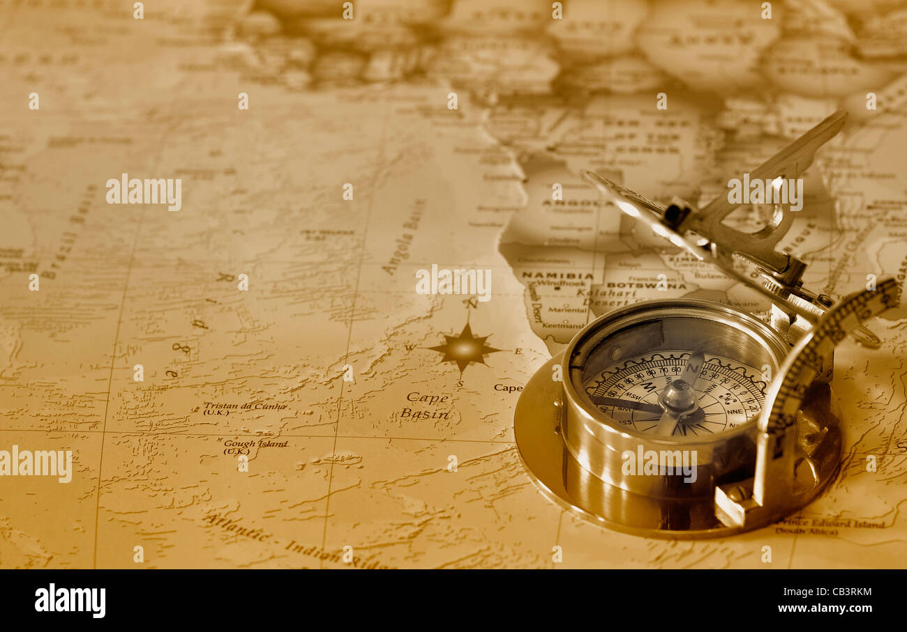 Antique brass compass on map hi-res stock photography and images - Alamy