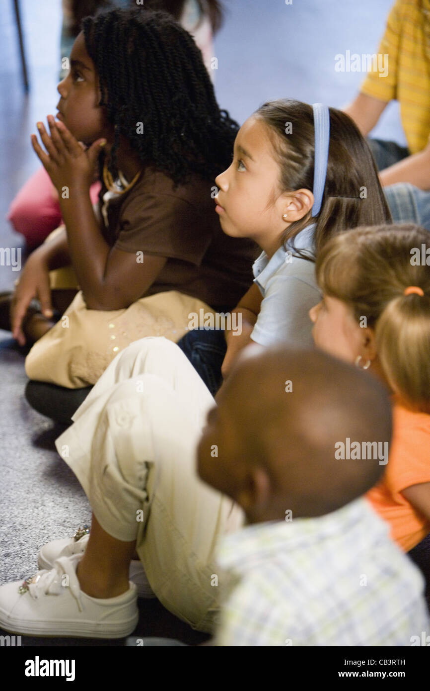 First grade kids classroom hi-res stock photography and images - Alamy