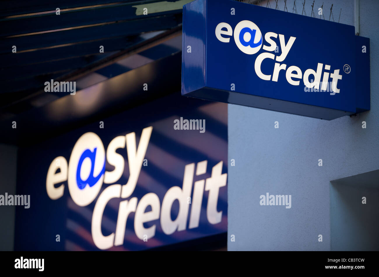 Easy shop hi-res stock photography and images - Alamy