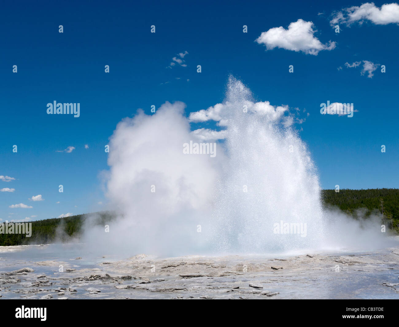 Geysers and geothermal pools in Yellowstone National Park in Wyoming ...