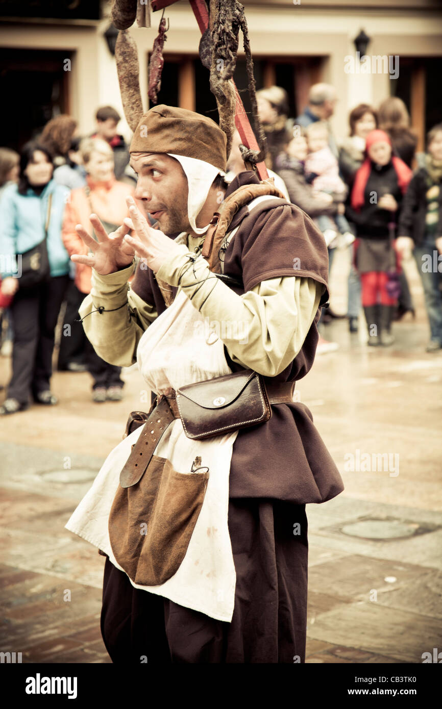 Street theatre. Medieval Fair Stock Photo - Alamy