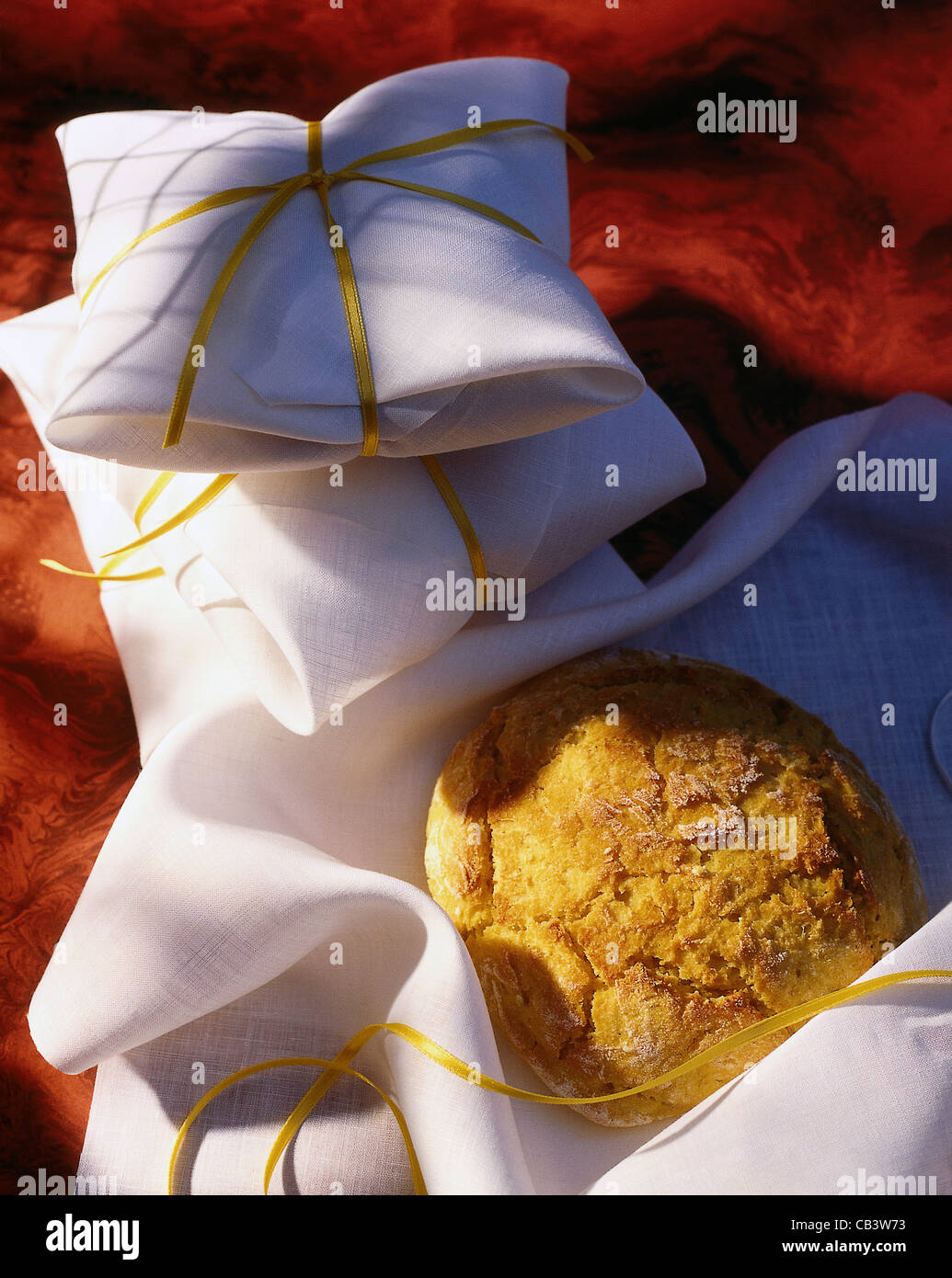 Homemade saffron - bread Stock Photo - Alamy