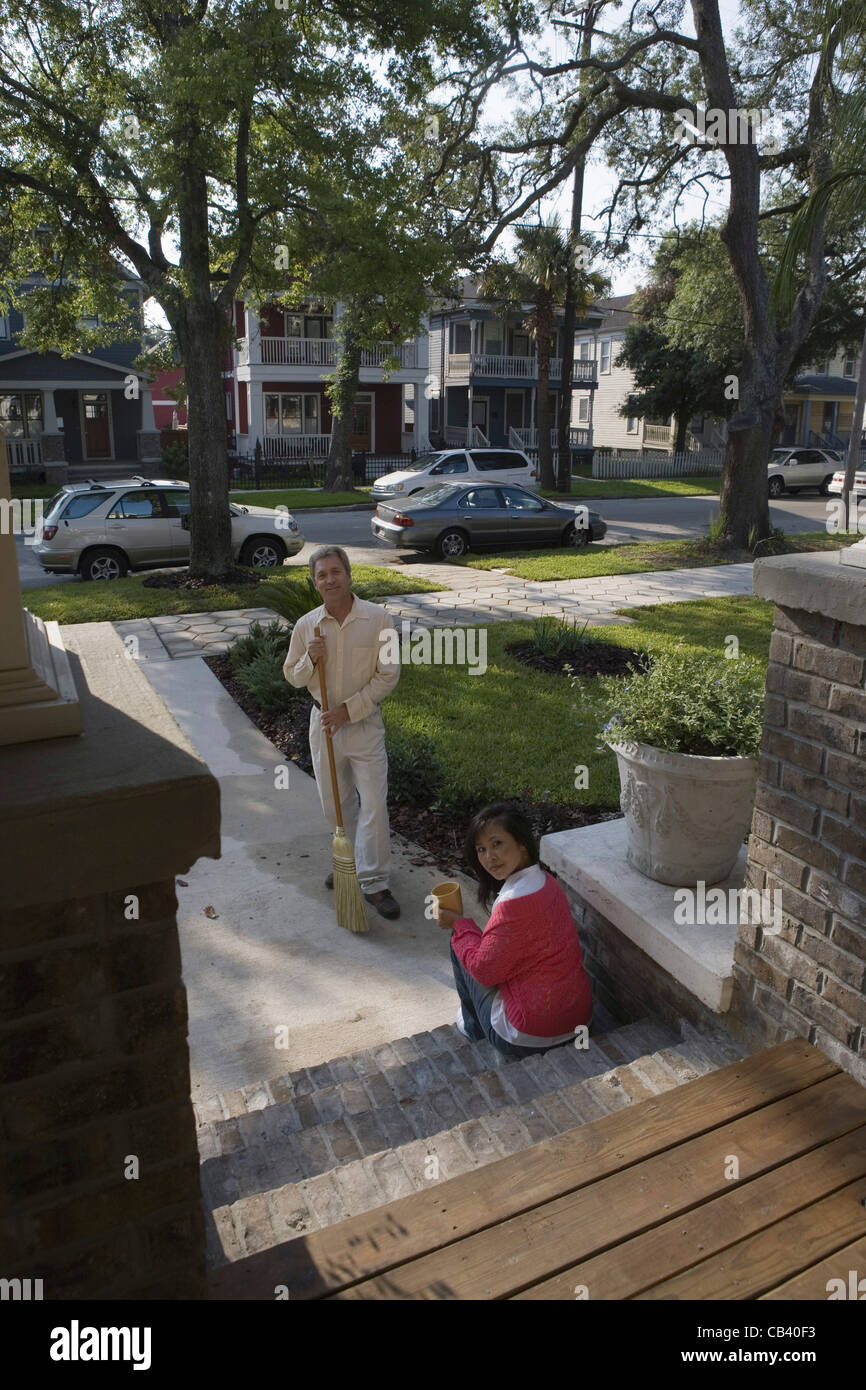 Front steps cleaning hi-res stock photography and images - Alamy