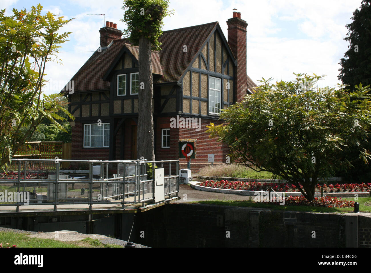 Lock Keeper's House River Thames Maidenhead Stock Photo - Alamy