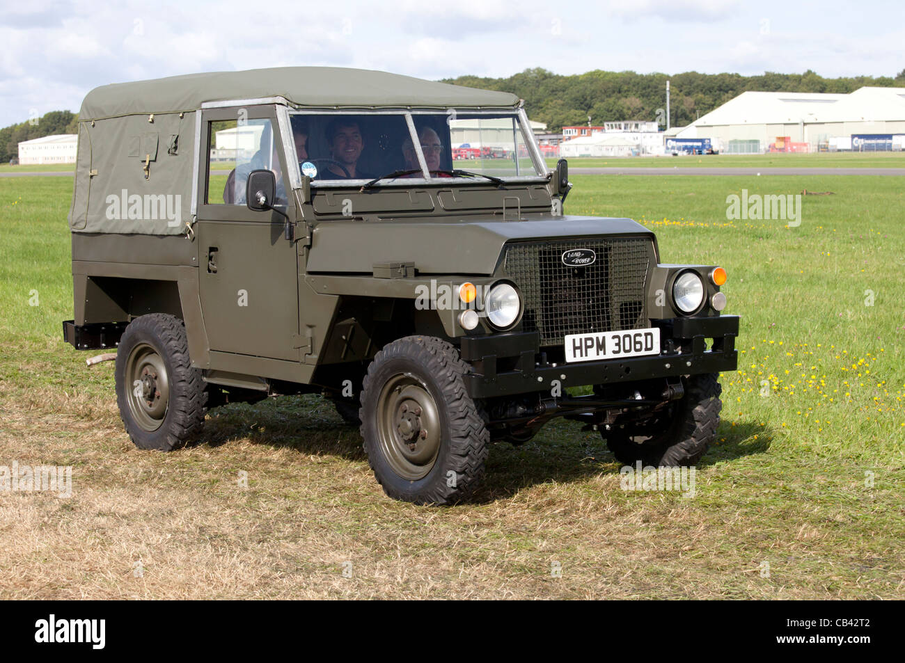 Air Portable Land Rover in the Military parade at Dunsfold Wings and ...