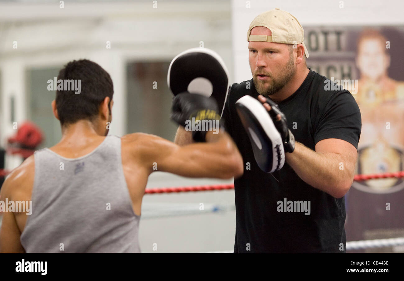 British heavyweight boxer scott welch hi-res stock photography and ...
