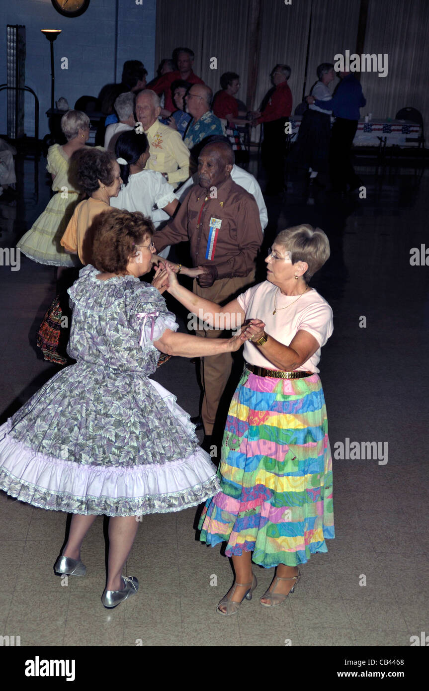 Square dance hi-res stock photography and images - Alamy