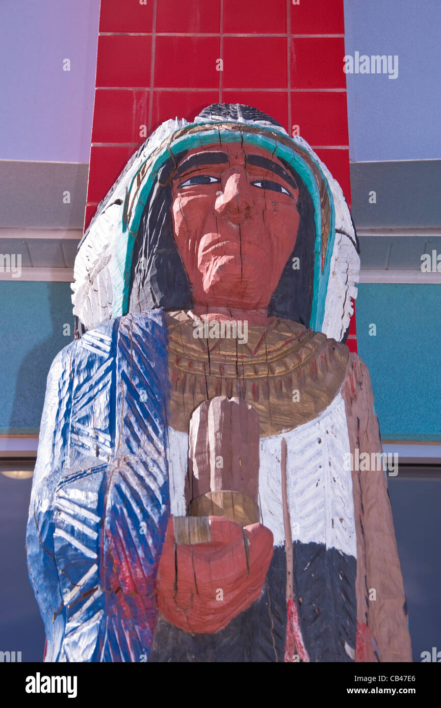 Cigar store wooden indian sculpture hi-res stock photography and images ...